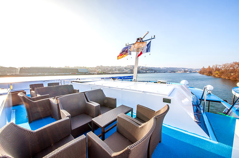 Cruise liner Monarch Queen from Gate 1 Travel: cruise prices ...