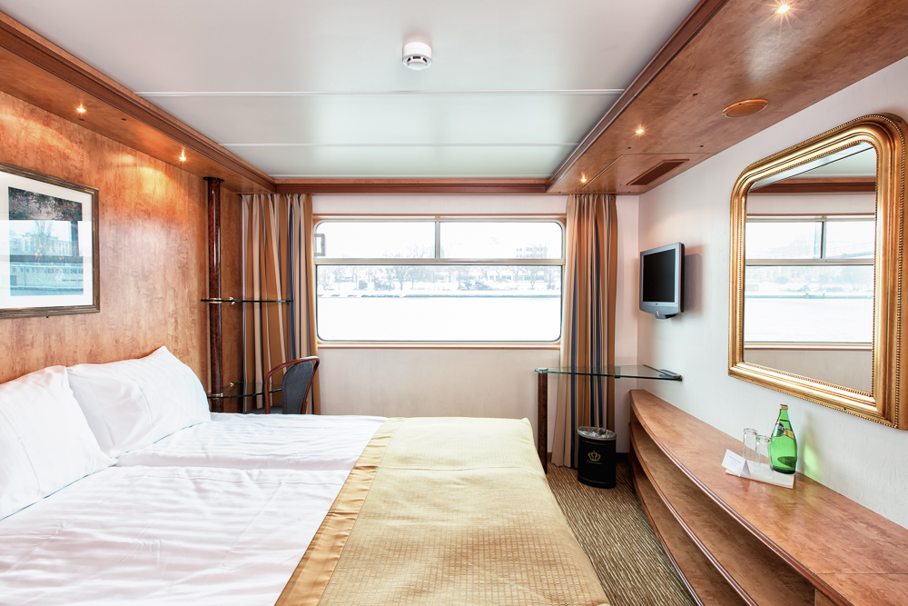 Cruise liner MS Swiss Crown from Viva Cruises: cruise prices ...