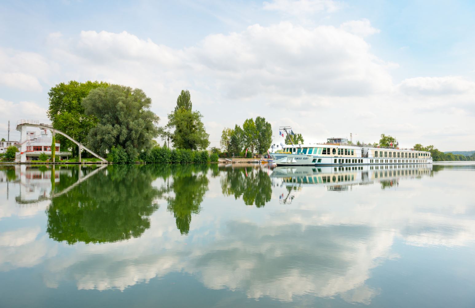 Круизный лайнер MS Swiss Ruby от Viva Cruises: цены на круизы, описание ...